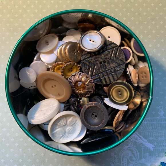 Unique Vintage | Other | Vintage Sewing Buttons In A Tin Container ...